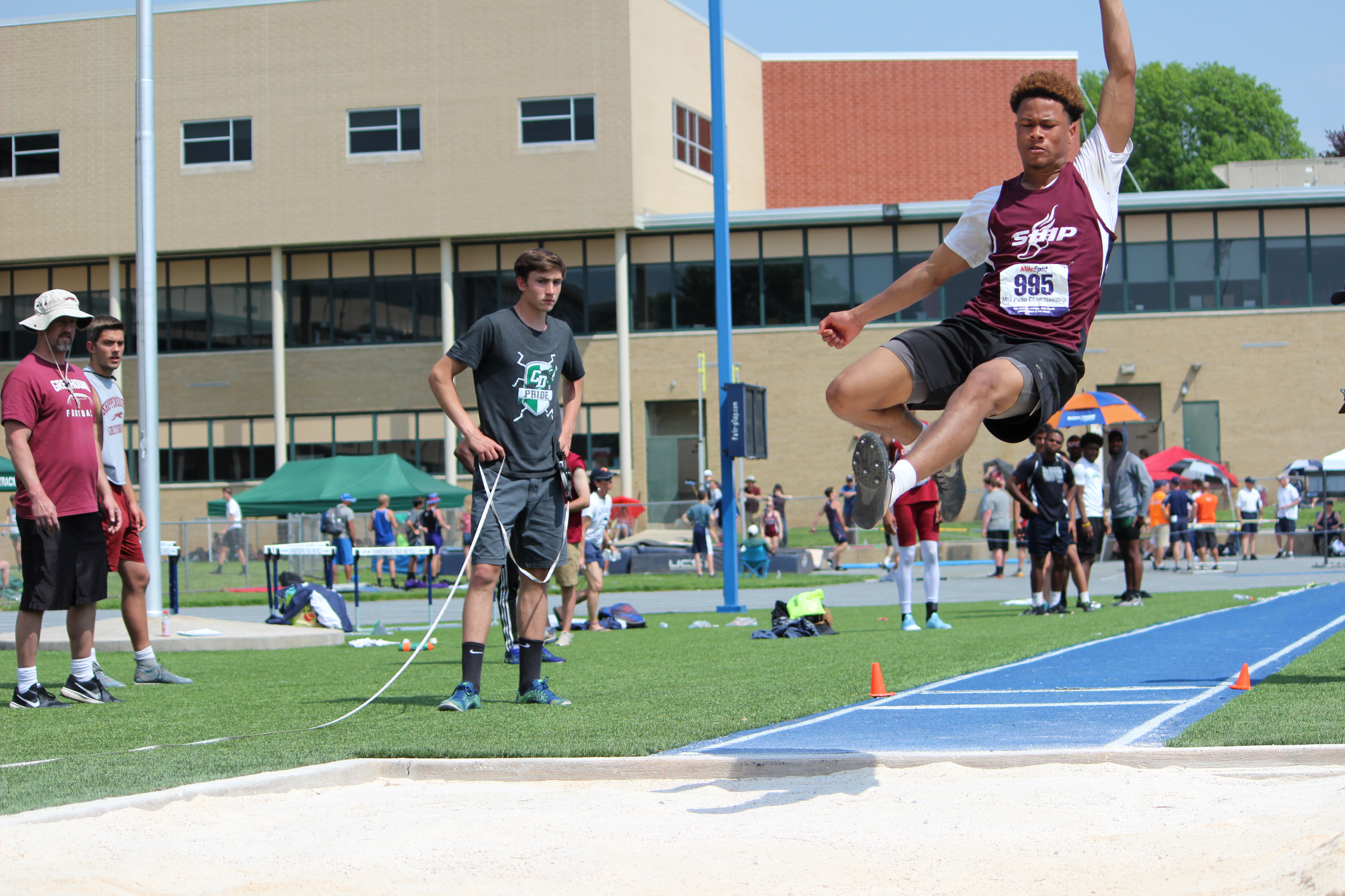B long jump Ship Kevin Suero – THE SPORTS PAGE