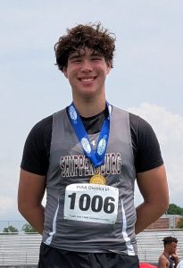 Greyhounds’ Derek Lynch wins D-3 discus title – THE SPORTS PAGE